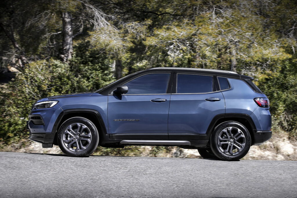 Nuovo Jeep Compass 2021 Restyling: Dimensioni, Motori e Foto - Autonext