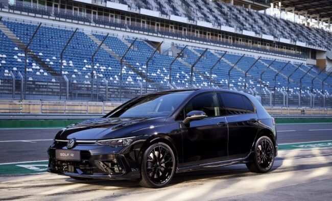 Volkswagen Golf R Black Edition 2025: Prezzo e Motore - Autonext